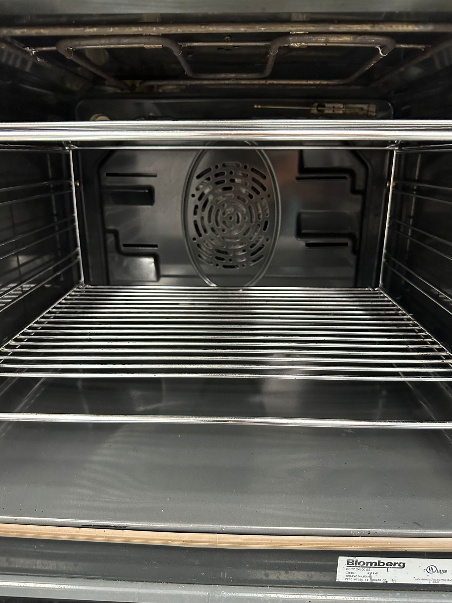 Used Blomberg 24" Freestanding Glass Top Stove BERC24100SS For Sale | ️ ...