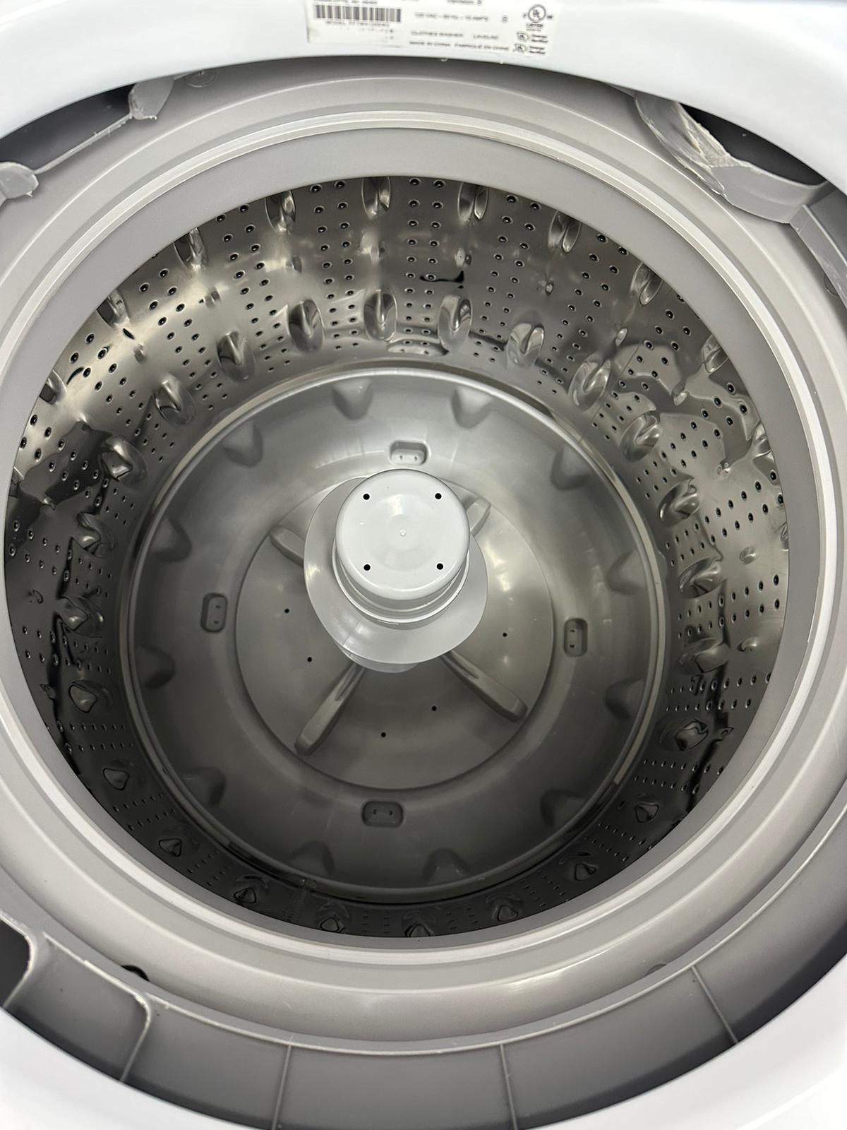 Floor Model Frigidaire 27” Top Load Washing Machine FFTW4120SW2 For ...